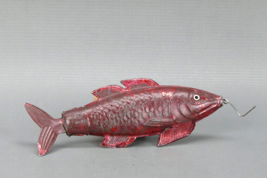 The first Martin toy: The real swimming fish - Fernand Martin Tin Toys