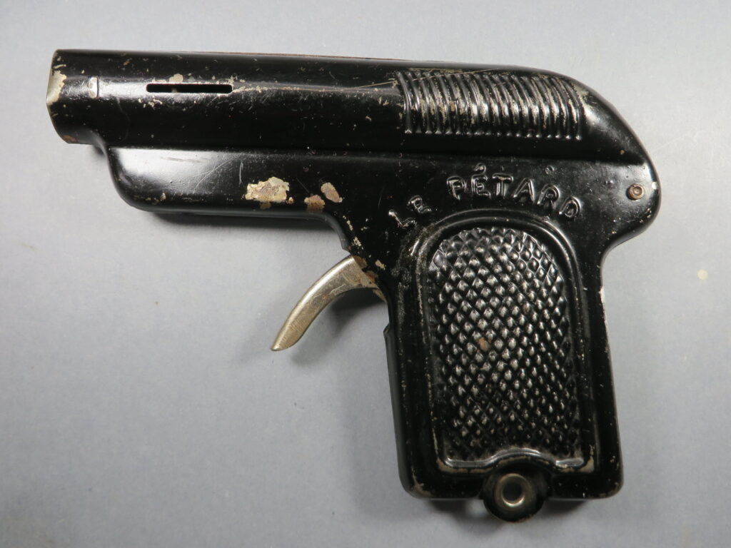 Victor Bonnet pistols 4: Le Pétard - Fernand Martin Tin Toys