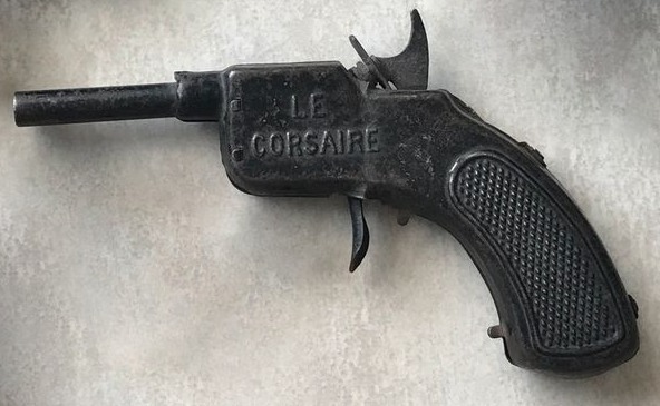 Victor Bonnet pistols 8: Le Corsaire - Fernand Martin Tin Toys